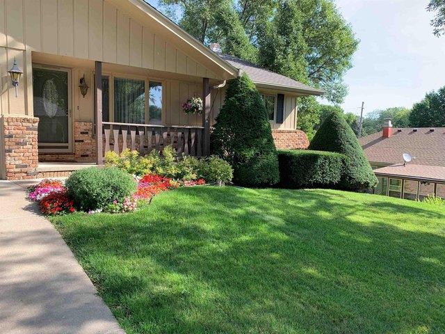 5001 Evergreen Ln, Sioux City, IA 51106