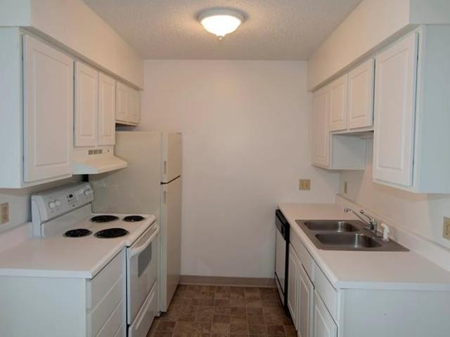 5001 E Pawnee Ave, Wichita, KS 67218