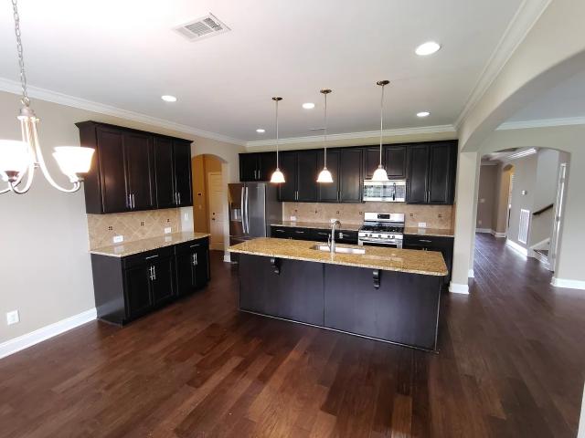 5001 Laughing Brook Ln