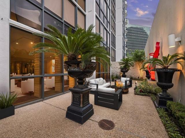 5001 Woodway Dr Unit 103, Houston, TX 77056