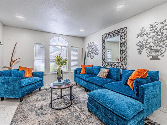 5001 Worthing Drive
