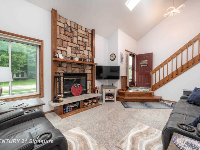 5002 Natalie Court