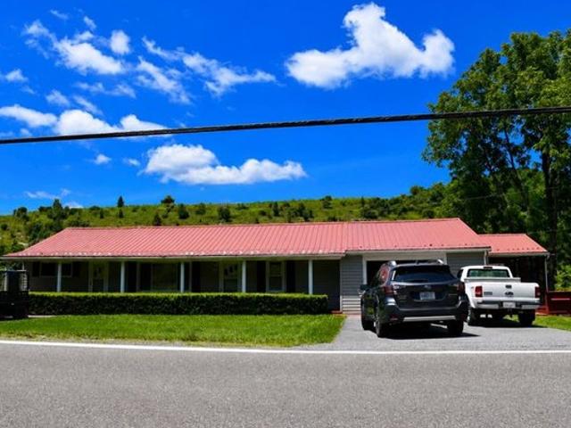 5002 B F Buchanan Hwy, Tazewell, VA 24651
