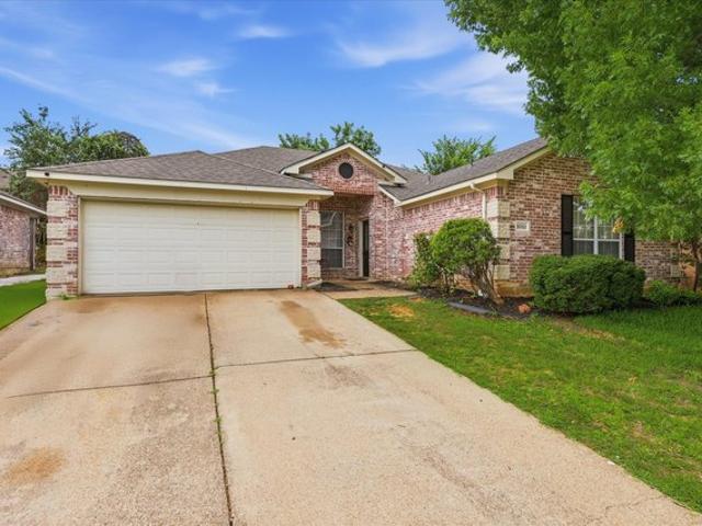 5002 Bayberry Dr, Arlington, TX 76017