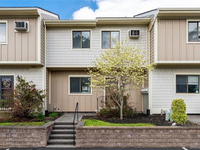 5002 Chelsea Cv N, Hopewell Junction, NY 12533