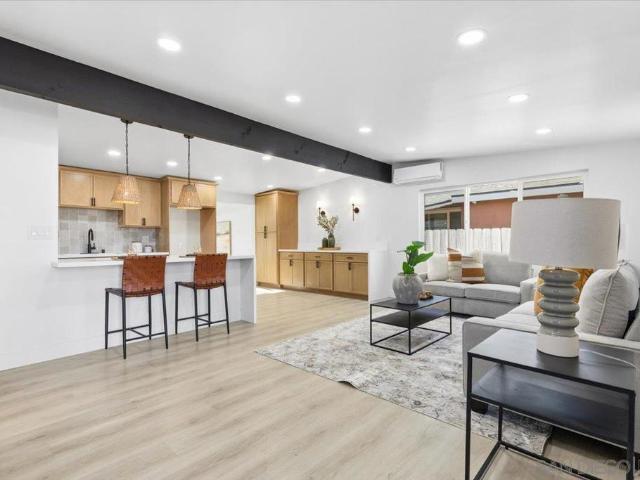 5002 Dubois Dr