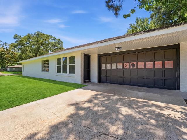 5002 Live Oak Drive
