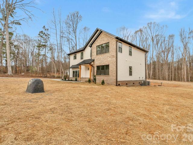 5002 Parkwood School Road