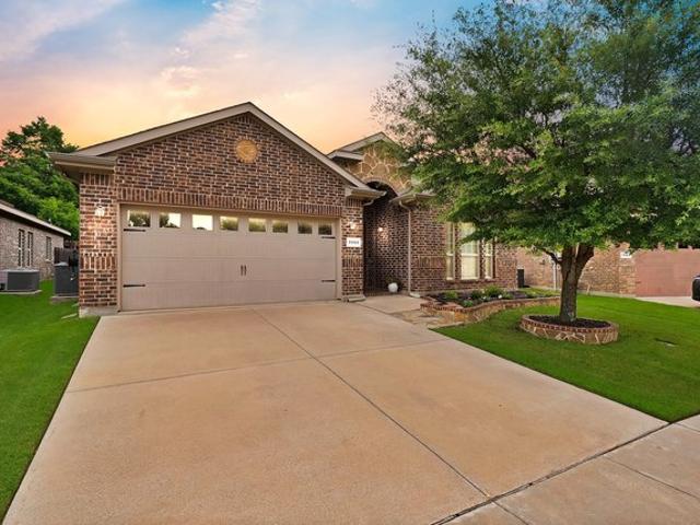 5003 Audie Ct, Arlington, TX 76001