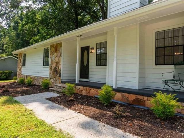 5003 Abbey Ln SW, Lilburn, GA 30047