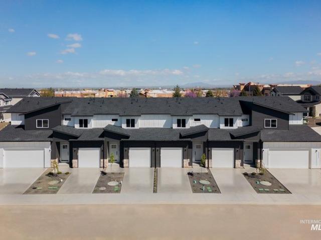 5003 E Woodward Ln, Nampa, ID 83687