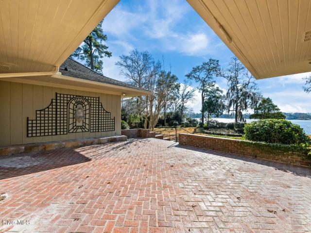 5003 Trent Woods Drive