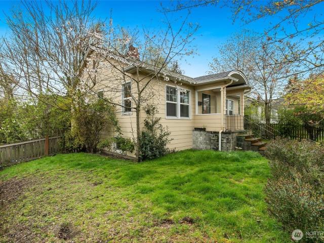 5003 Woodlawn Ave N, Seattle, WA 98103 | MLS #2507 | Compass