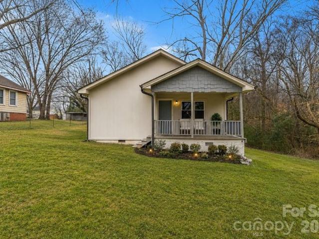 500 3rd St, Stanley, NC 28164