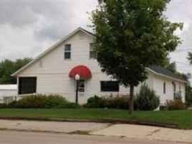 $500 / 2br 2bed, 1.5 bath duplex Oelwein 905 N. Frederick Oelwein