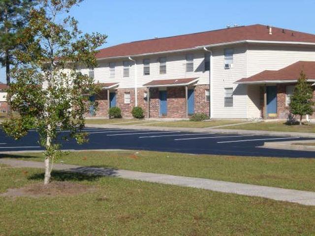 $500 / 2br 925ft² Spacious 2 bedroom townhomes Altama Avenue map