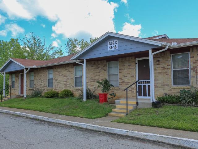 500 4th Street, 2 beds, 1 full bath