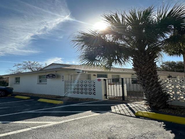 500 75th Ave N, 1 bed, 1 full bath