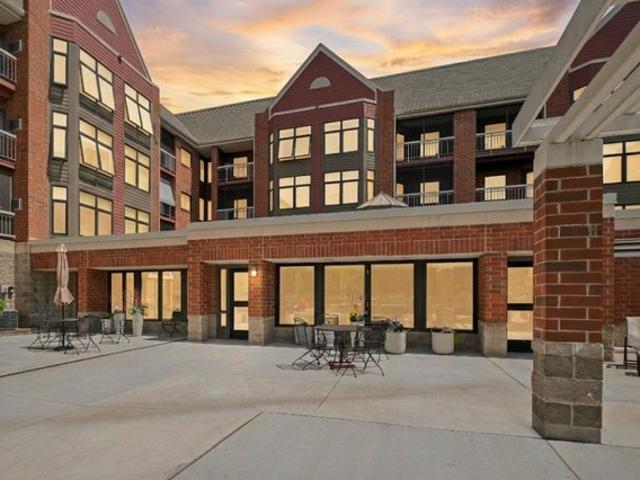 500 County Road B W Apt 111, Roseville, MN 55113