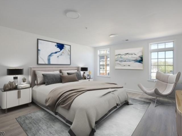 500 Central Avenue, Unit 301