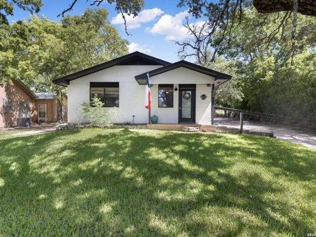 500 Cross Mountain Dr, Fredericksburg, TX 78624
