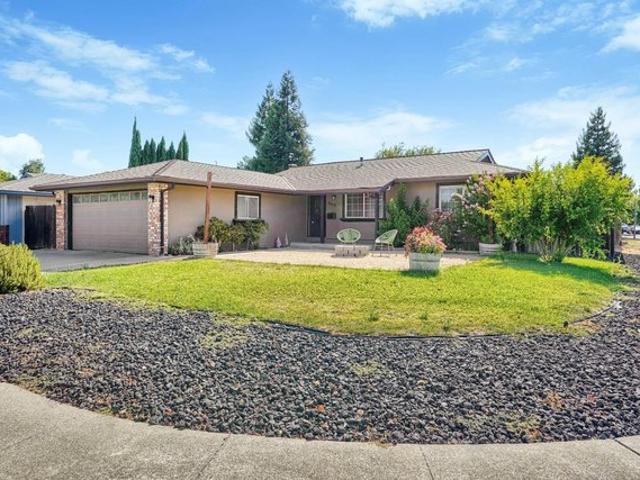 500 Cypress St, Dixon, CA 95620