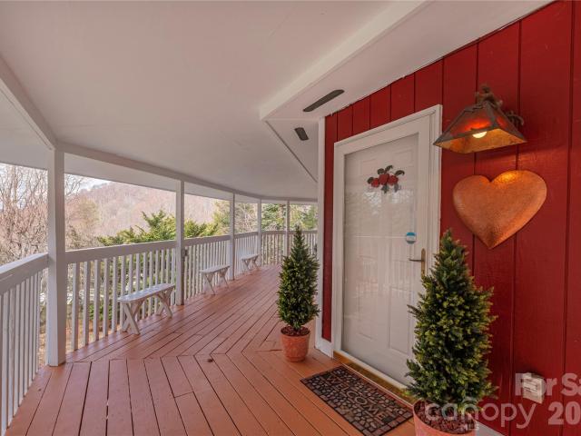 500 Apple Tree Court
