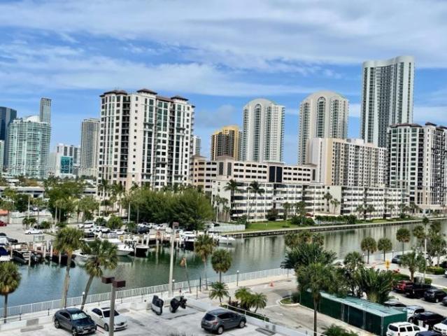 500 Bayview Dr #527, Sunny Isles Beach, FL 33160