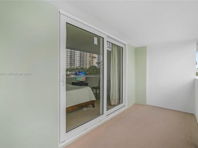 500 Bayview Dr, Unit 125, Sunny Isles Beach, FL 33160 | MLS #A11960 | Compass