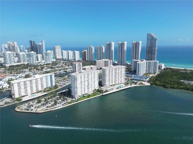 500 Bayview Dr Apt 1719, Sunny Isles Beach, FL 33160