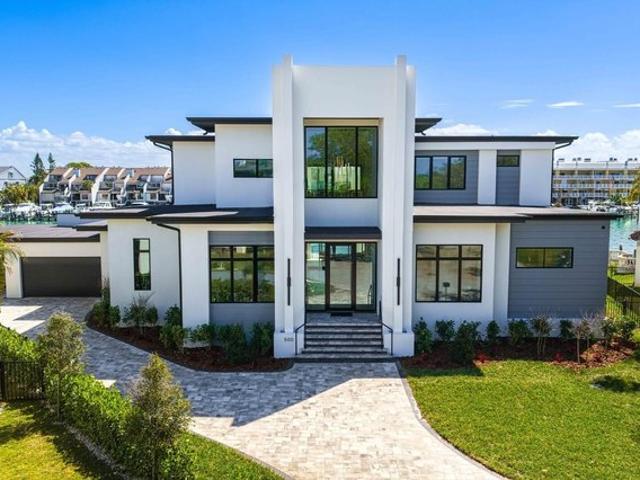 500 Barcelona Dr, Tierra Verde, FL 33715