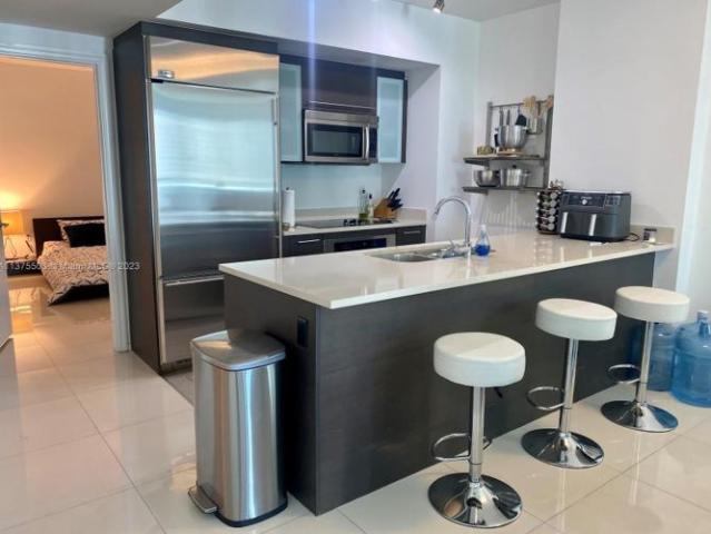 500 Brickell Ave #1807, Miami, FL 33131