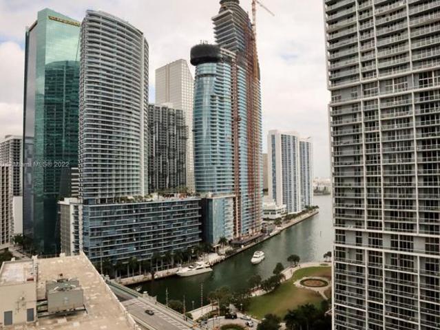 500 Brickell Ave #2105 Miami, FL 33131