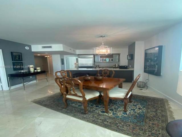 500 Brickell Ave #2107 Miami, FL 33131