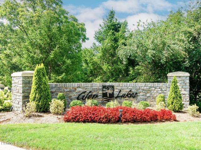 500 Davenport Dr, Louisville, KY 40245