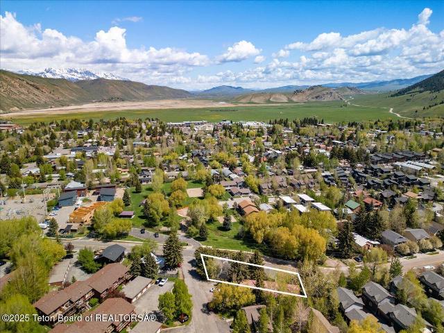 500 E Kelly Ave, Jackson, WY 83001 | MLS #25 1170