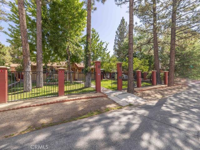 500 E Meadow