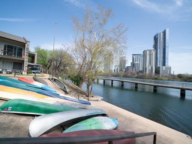500 E Riverside Dr # 242