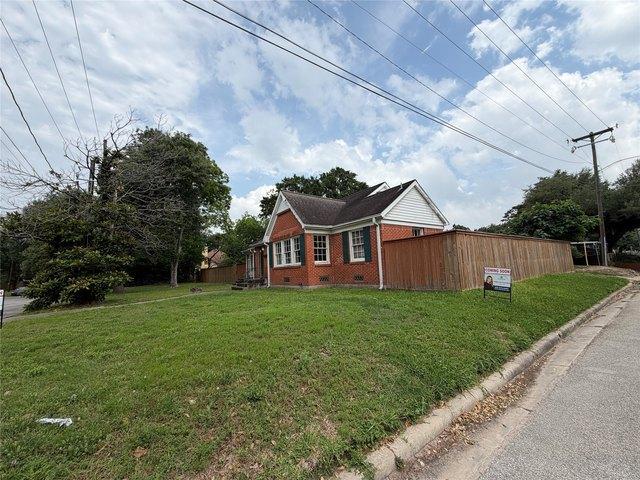 500 Fairbanks St, Houston, TX 77009