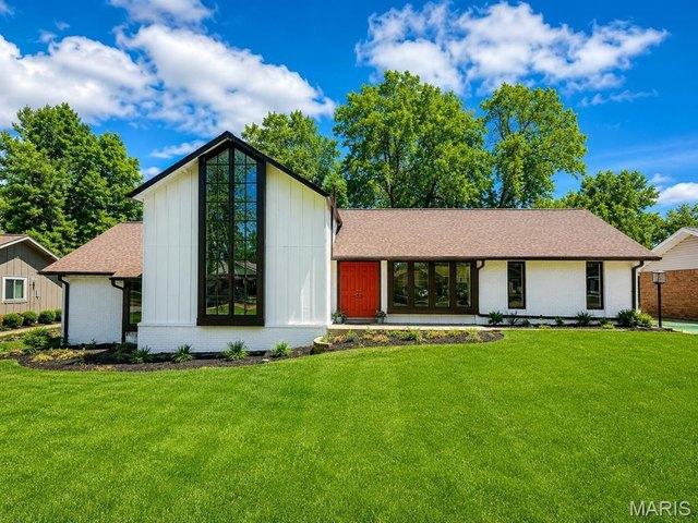 500 Kingridge Dr, Ballwin, MO 63011
