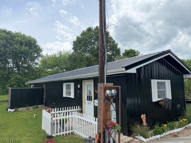 500 Holiday Ave, Uhrichsville, OH 44683