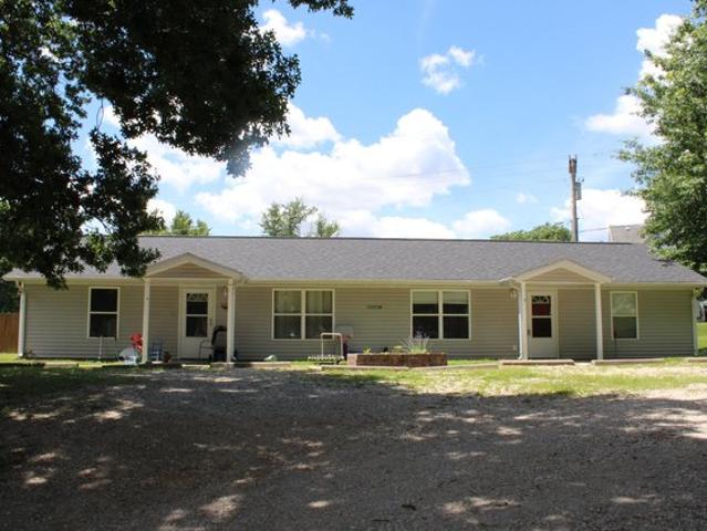 500 Oak Leaf Ln, Mokane, MO 65059