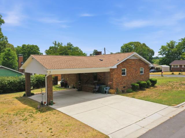 500 Oakwood Lane