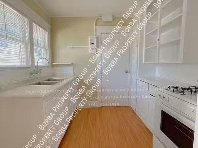 $500 OFF THE 1ST MONTH STUNNING 1 BEDROOM 1 BATHROOM LOCATED I.