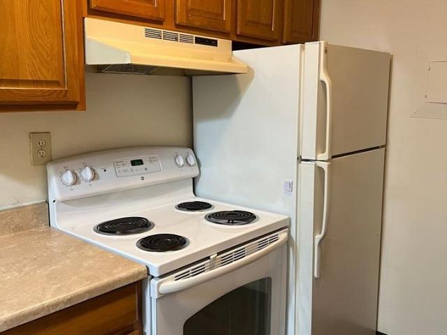$500 OFF 1ST MONTHS RENT! APPLY TODAY CHAD ESTATES 1 Bedroom Apartment for Rent at 6316 Urbandale Ave, Des Moines, IA 50322 Merle Hay