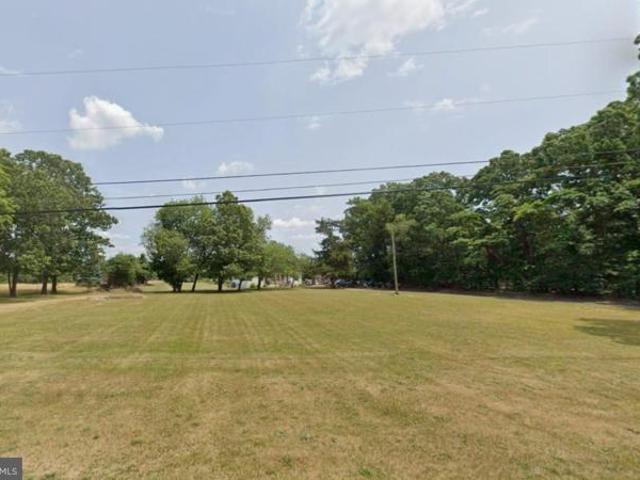 500 Orbanus Ln, Monroe Township, NJ 08094