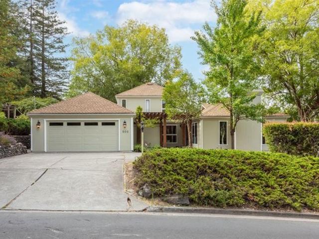 500 Los Arboles Way, Santa Rosa, CA 95403