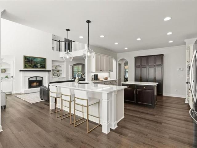 500 Lakeview Court