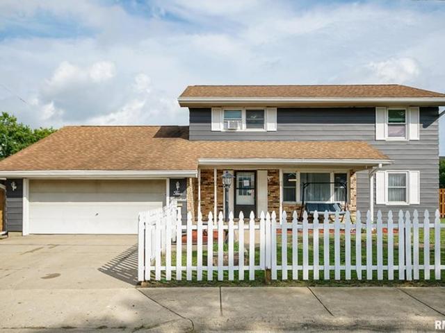 500 N 6th St, Pekin, IL 61554