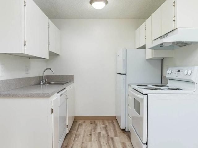 500 N 24th Ave, Pasco, WA 99301